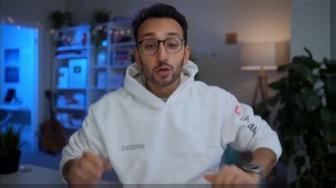 How Do I Make Icons Float Lively Like This Raftereffects