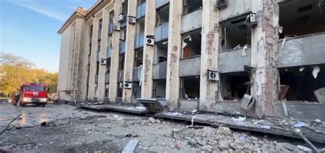 В окупованому Донецьку пролунали вибухи та горить будівля адміністрації Новости Section Ukr Net