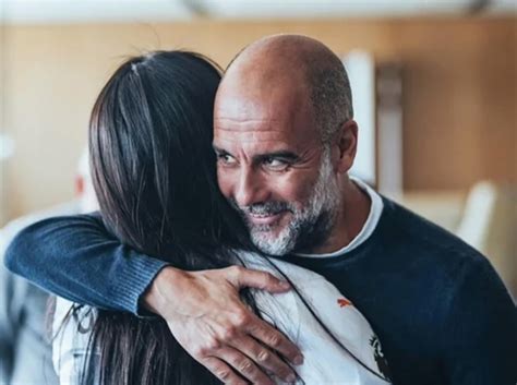 진정한 성덕 한국의 맨시티팬 난리났다 과르디올라 깜짝 포옹에 눈물 펑펑…맨시티 한국에 왜 진심인건데