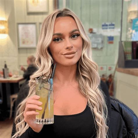 Chelsea Hardie Onlyfans Star How Old Is She Biography Age Height Net Worth — Instamix Global