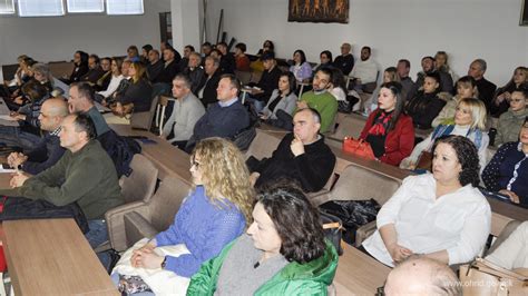 Работна средба во Охрид социјален дијалог на тема „Учи паметно работи стручно“ Ohrid1