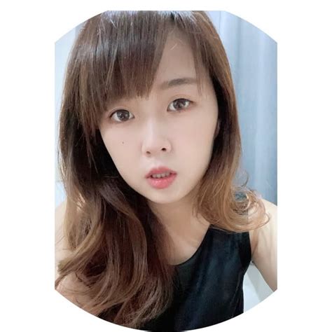 Zoey 柔伊 Zoey Is Me • Threads Say More