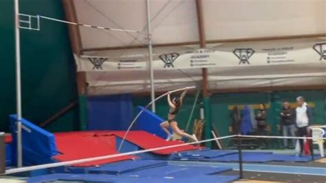 Canegrate Decolla Giulia Valletti Borgnini Nellasta Il Video Queen