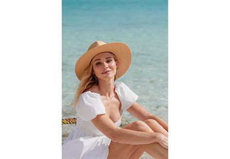 Alyssa Julya Smith A Dynamic Force In Media And Fashion