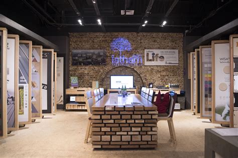 Creative Office Space Ideas For Your Showroom