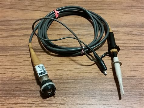 Tektronix Probe P6105 10X 100 MHz Oscilloscope Probe