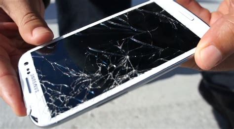 Video Samsung Galaxy Siii Vs Iphone S Drop Test