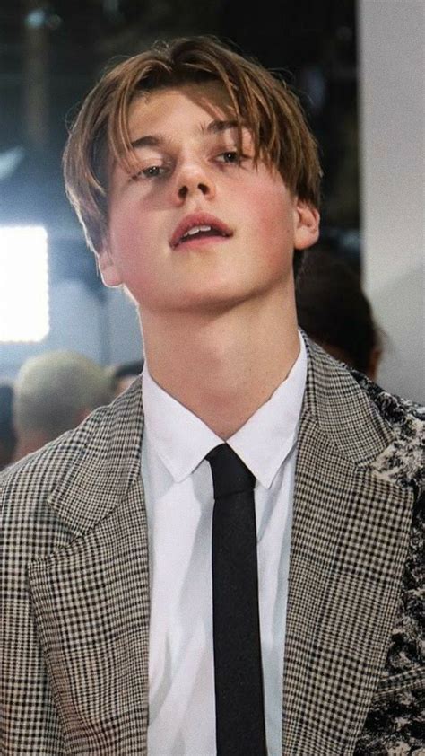 Pin by 𝕆𝕃𝕀𝕍𝕀𝔸 on Ruel Leonardo dicaprio Boy hairstyles Beautiful boys