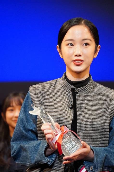 6年ぶり開催「東宝シンデレラ」グランプリは埼玉県出身の10歳、白山乃愛さん！上白石萌歌からガラスの靴を受け取り笑顔画像8091 最新