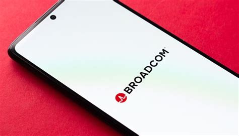 Broadcom Delivers Industrys First 51 2tbps Co Packaged Optics Ethernet Switch Platform For