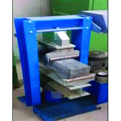 A Sample Of The Flexural Strength Test Download Scientific Diagram