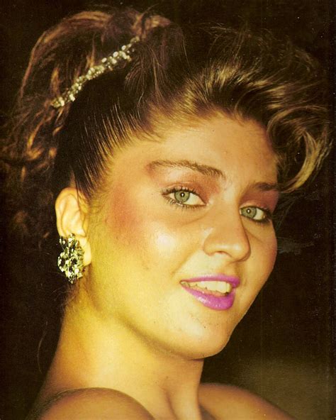 Sibel Can 1139377 Uludağ Sözlük Galeri