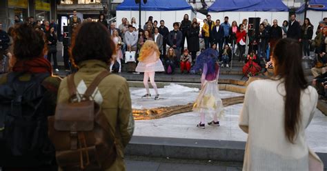 Festival K Kafka Sada Otvoren Umetničkim Performansom Ispred Kcb Telegraf Rs