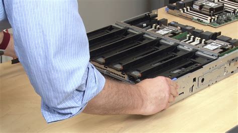 Lenovo Thinksystem Sr950 Installing A Fan Cage Youtube