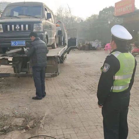 【警事】挪车发现是被盗车辆 阳新交警联系上车主归还邹强工作面包车