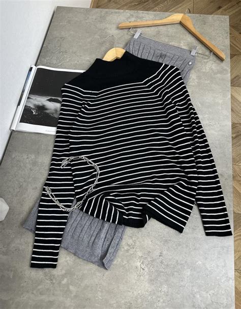 Гольф в смужку — ціна 350 грн у каталозі Водолазки Купити жіночі речі за доступною ціною на Шафі