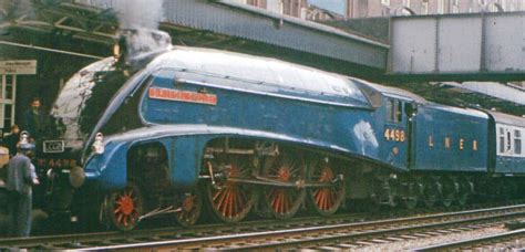 Sir Nigel Gresley The Man And The Machine Steam Giants