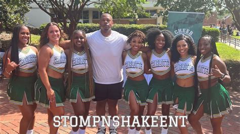 Unc Charlotte Cheerleaders Put On A Great Show Youtube