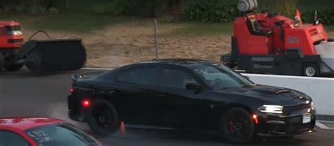 Dodge Charger Hellcat Drag Races Ford Mustang Boss 302 America Wins