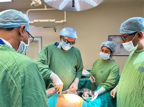 Best Laparoscopic Myomectomy Surgeon In Kolkata India