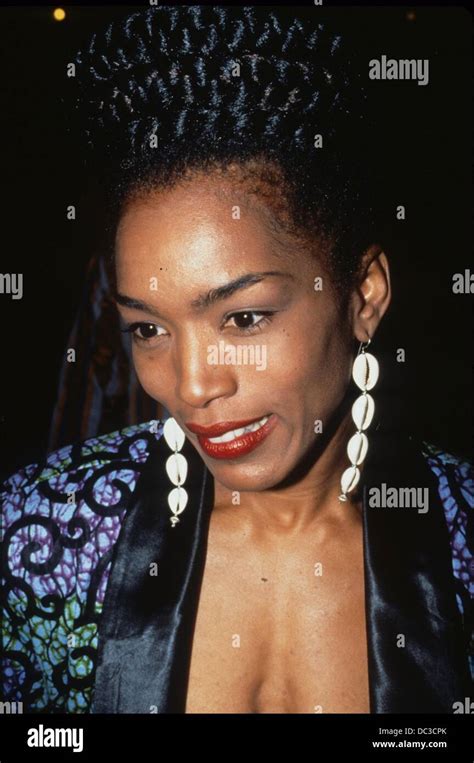 Angela Bassett 1992l4343credit Image © Michell Gerberglobe Photos