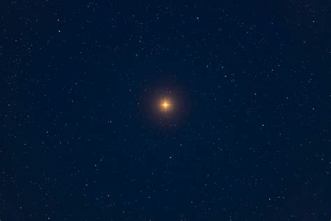 Red Supergiant Betelgeuse