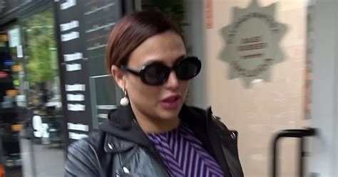 elisa mouliaá regresa a su casa asegurando que no se encuentra bien