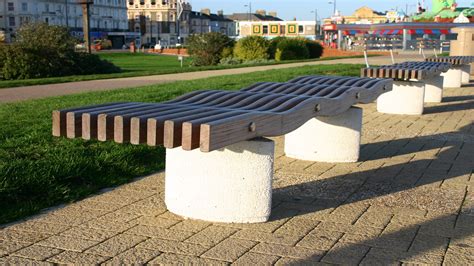 What Is Hostile Architecture 25 Examples Of Defensive Architecture Archute