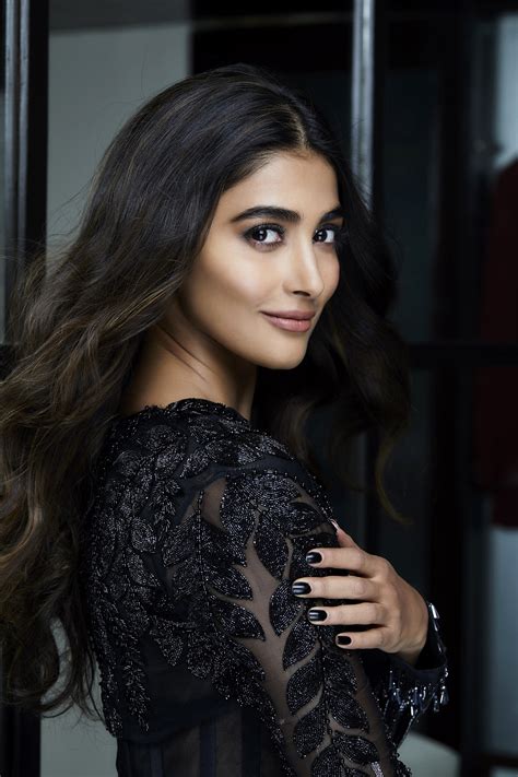 Pooja Hegde Scrolller