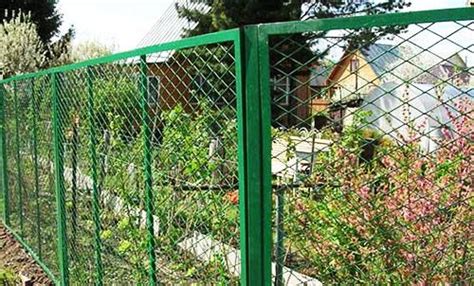 Металлическая зеленая сетка для забора – установка ограждения из ПВХ