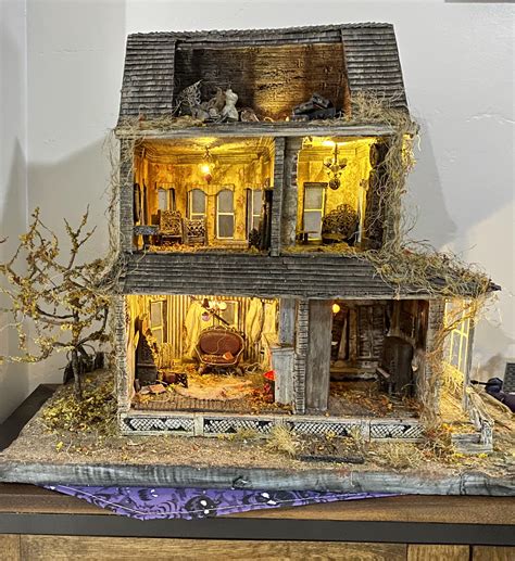 Haunted House Diorama 🌕 The Bates House Halloween Diorama