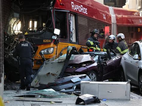 Суудлын автомашин троллейбустай мөргөлдсөний улмаас 12 хүн гэмтэж нэг хүн амиа алджээ Isee Mn