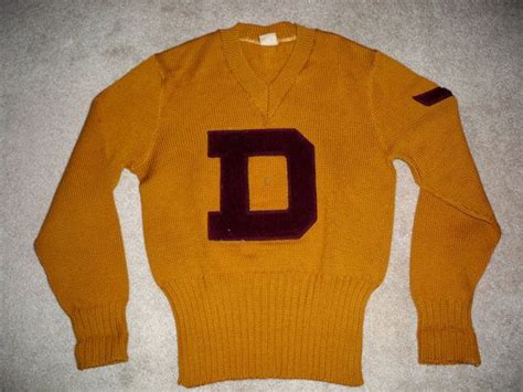 Fabulous Vintage 1940s Athletic Knitted Goods Duluth Mn Brown Wool