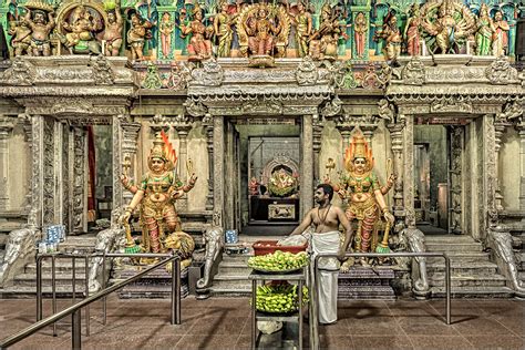 Sri Mariamman Temple Singapore