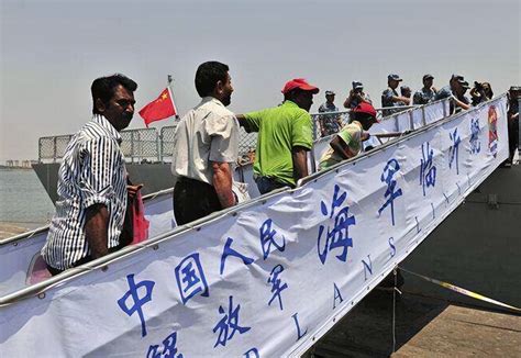 2015年也门撤侨：海军舰炮对准海岸，叛军保持克制，细节令人振奋百科ta说