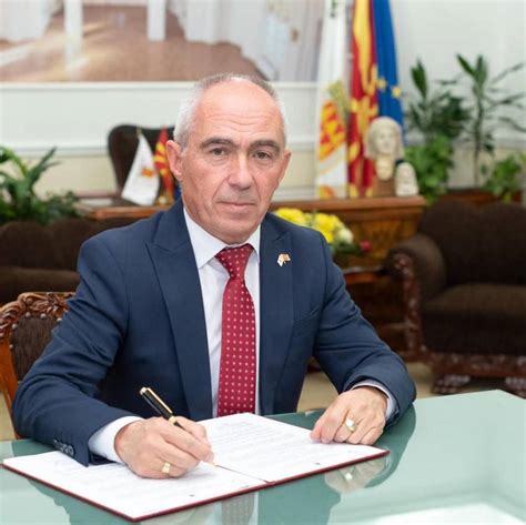 Коњановски суспендира од работа раководител во општината АПЛА мк Без пардон за Битола