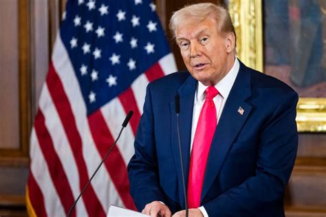 Donald Trump Struggles To Read Script In Latest Appearance As