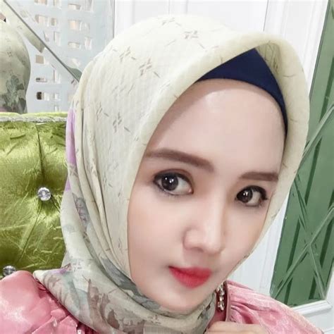 👑 Riri Andrea 👑 Bunda Riri22 On Threads