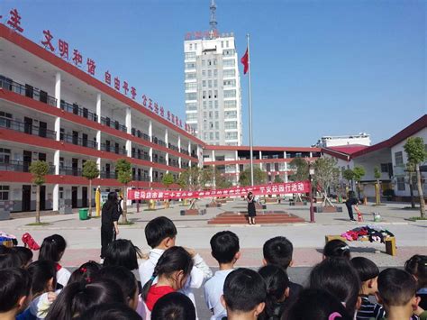 驻马店市第二十五小学举行平安校园行安全教育暨消防疏散演练活动