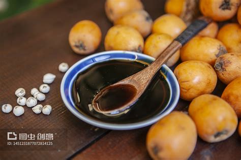 止咳化痰的蜜炼川贝枇杷膏食疗养生川贝枇杷糖浆