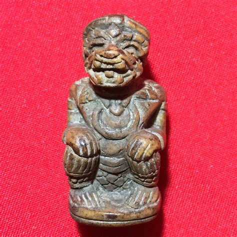 รากไม้รักซ้อนแกะหนุมาน หลวงพ่อสุ่น พิมพ์หน้าโขน พลังจิต