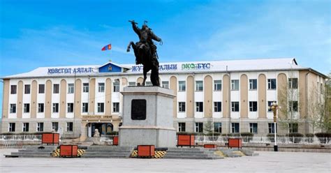 ХӨВСГӨЛ Архи согтууруулах ундаа худалдах түүгээр үйлчлэхийг түр хориглов