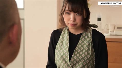 Decensored Hitomi Enjou Encerrada En Una Habitaci N Con La Milf En Celo Parte