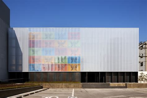 Polycarbonate Building Facade