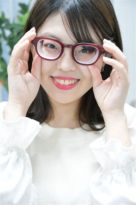 瓶底眼鏡っ娘 みずほ