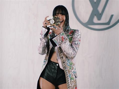 Em Út Lisa Blackpink Và Bộ Sưu Tập Túi Xách Louis Vuitton Đắt Giá