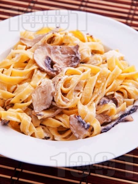 Вкусна талятели паста с гъби и сметана