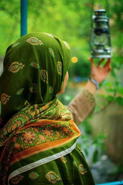 عکس پروفایل مذهبی دخترانه “2024؛ 17 مدل در حال قرآن خواندن زیارت و با چادر گـُـ ـلـی مُــــב