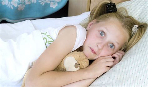 Neu Foto Mit Windeln Ins Bett Kinder Ins Bett Zu Bekommen Ist