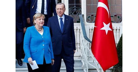 Ердоган пред Меркел Расизъм и ислямофобия са проблемът за турците в Европа